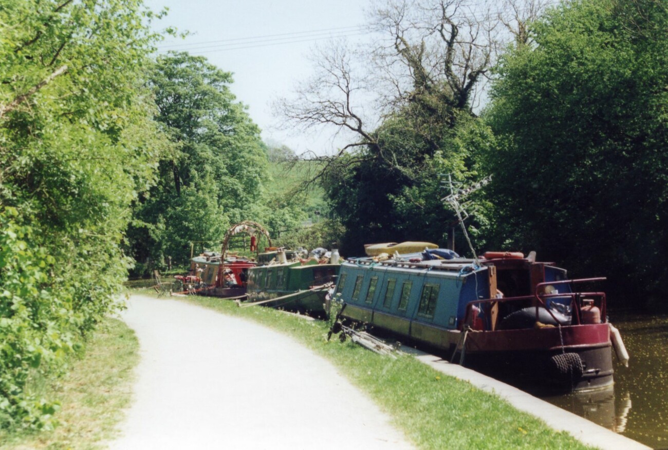 Bargees launch therapy service to tackle mental health | Travellers Times