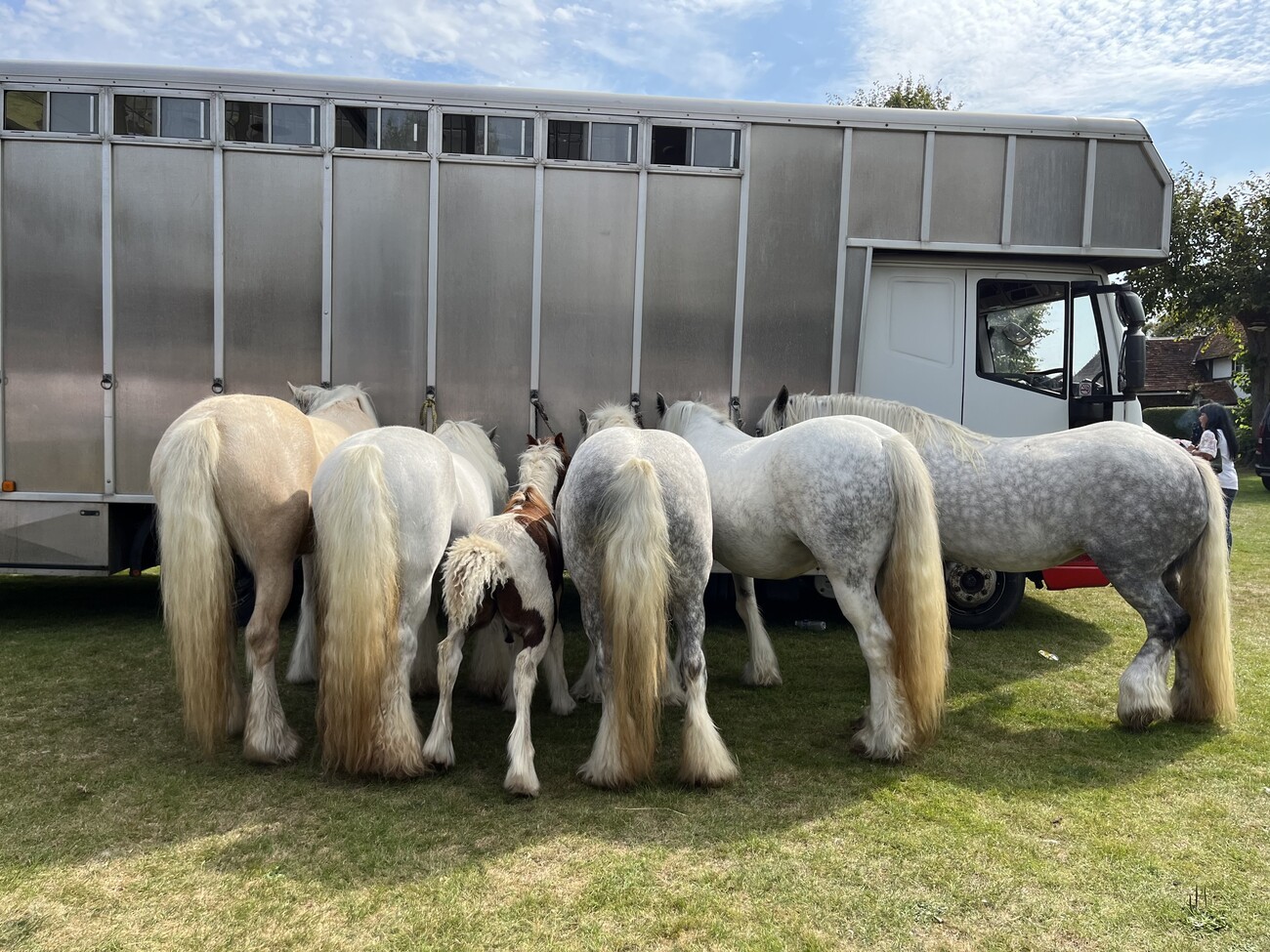 Horsmonden - 'the Hoppers Fair', by Dee Cooper | Travellers Times