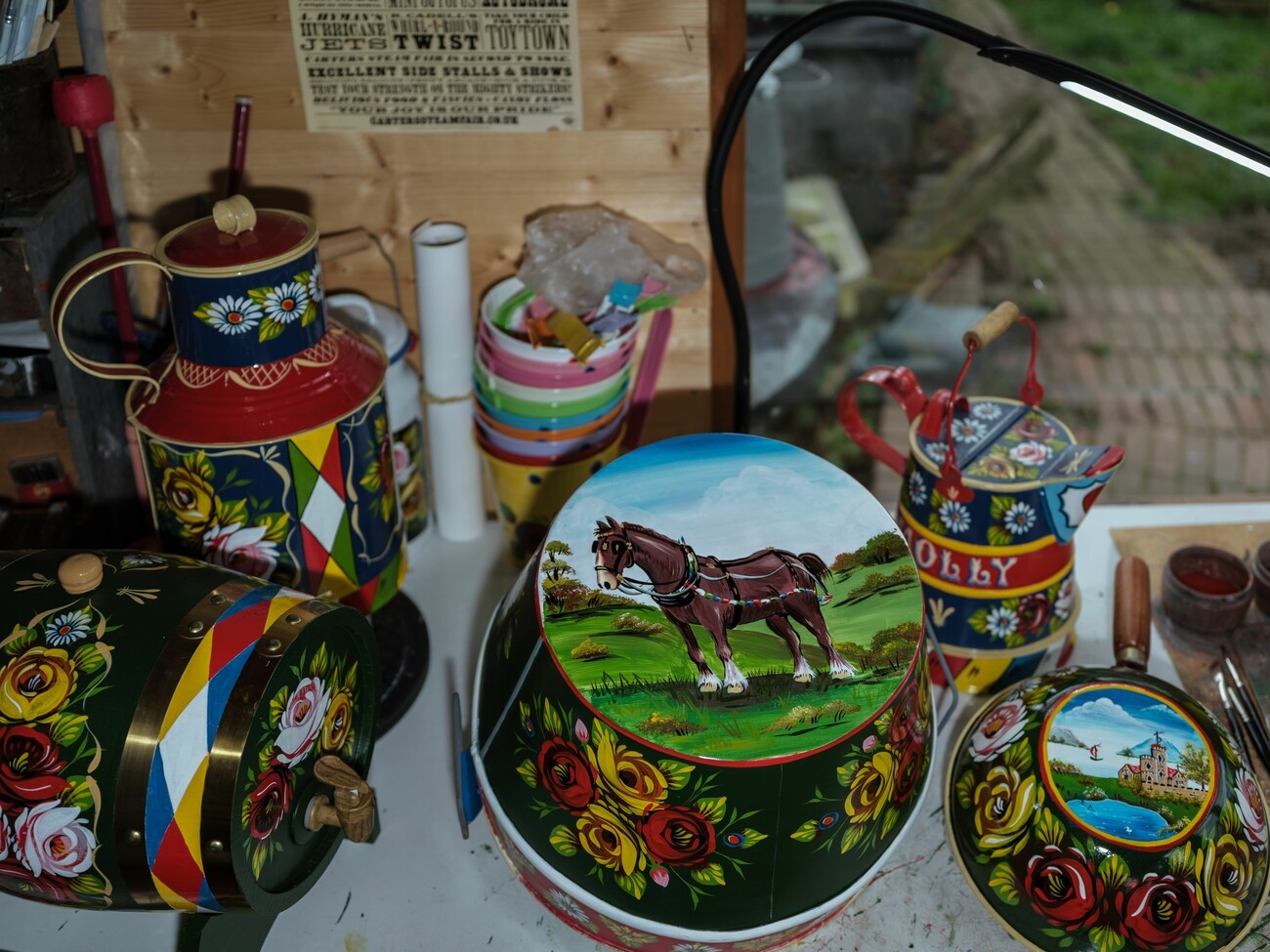 Profile on canal artist Kerri Willams | Travellers Times