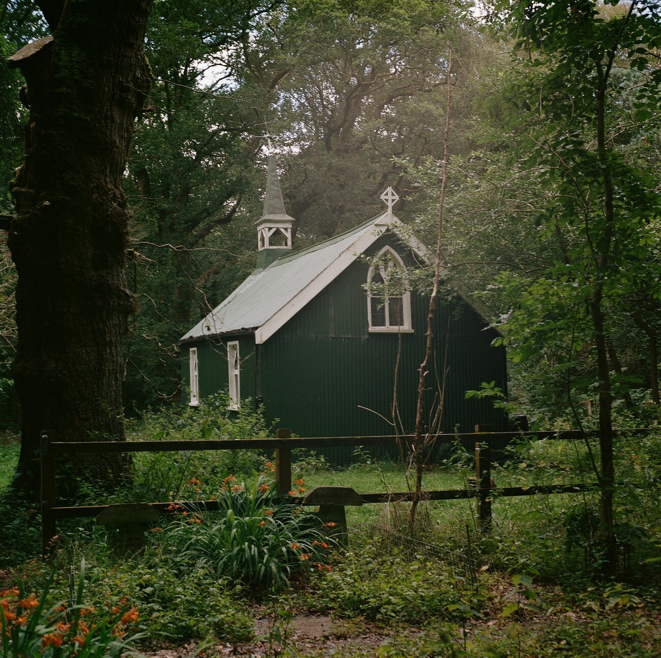 'The Gypsy Church', Bramdean - by Raine Geoghegan, photographs by Jack ...