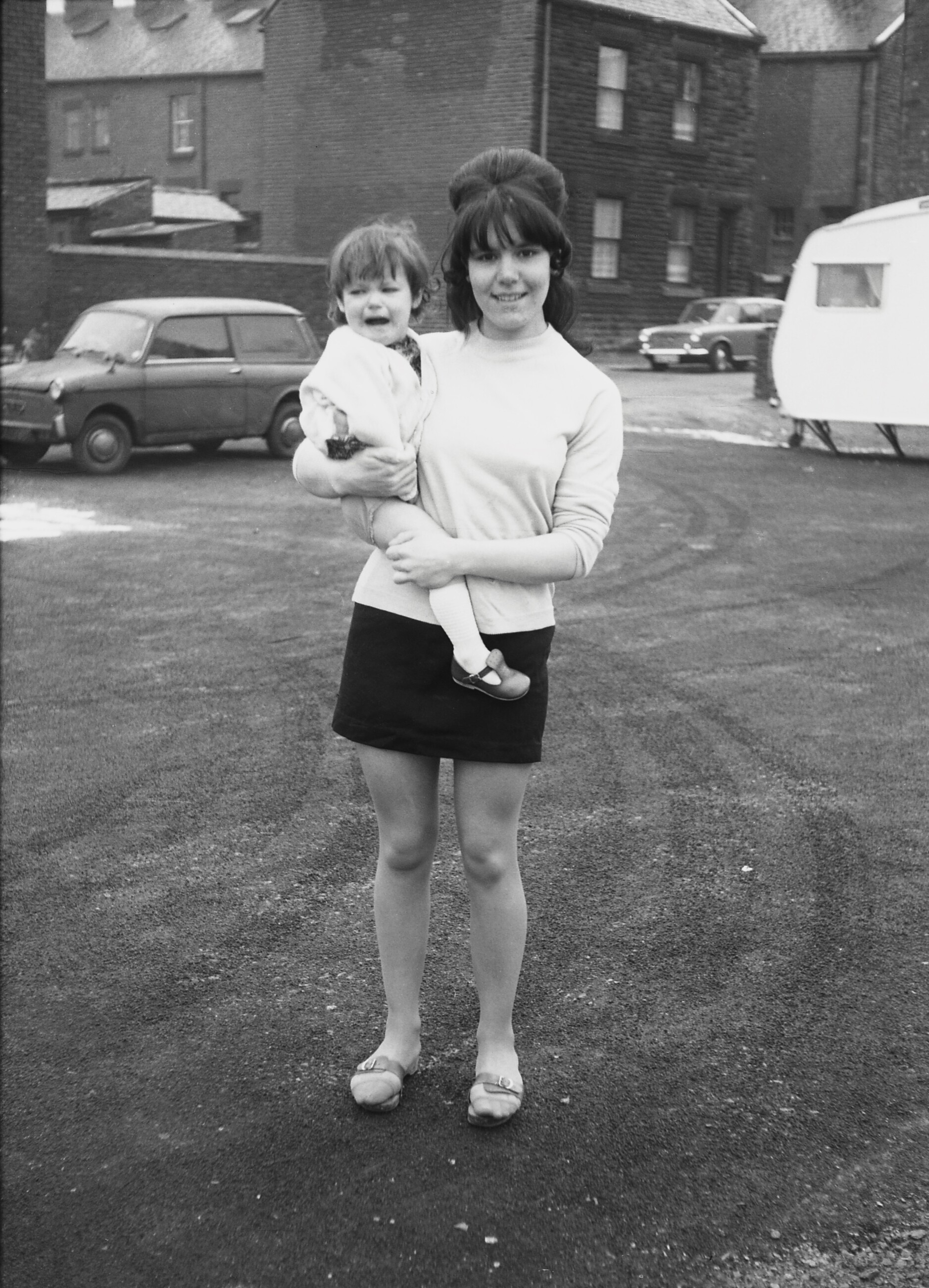 Lovely photos of family stopping in South Yorkshire in 1971 come to ...