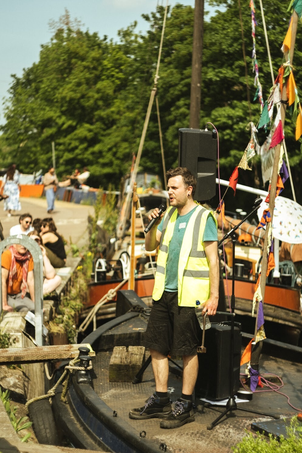 London boaters hold protest fair on new 'no mooring zone' | Travellers ...