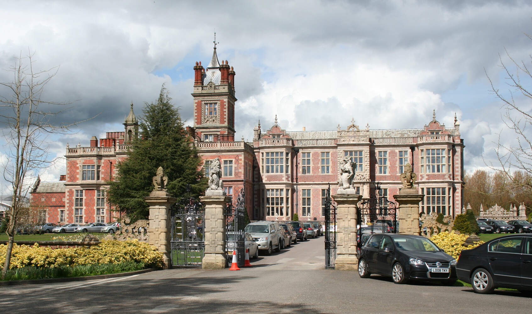 Pride of Romany Black Tie Gala Ball at Crewe Hall Hotel | Travellers Times